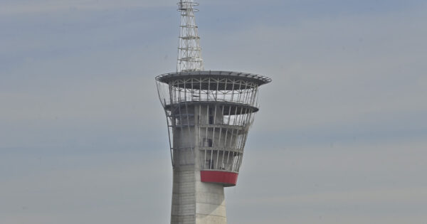 Iba a ser la torre de control más alta de América latina, pero lleva 6 ...